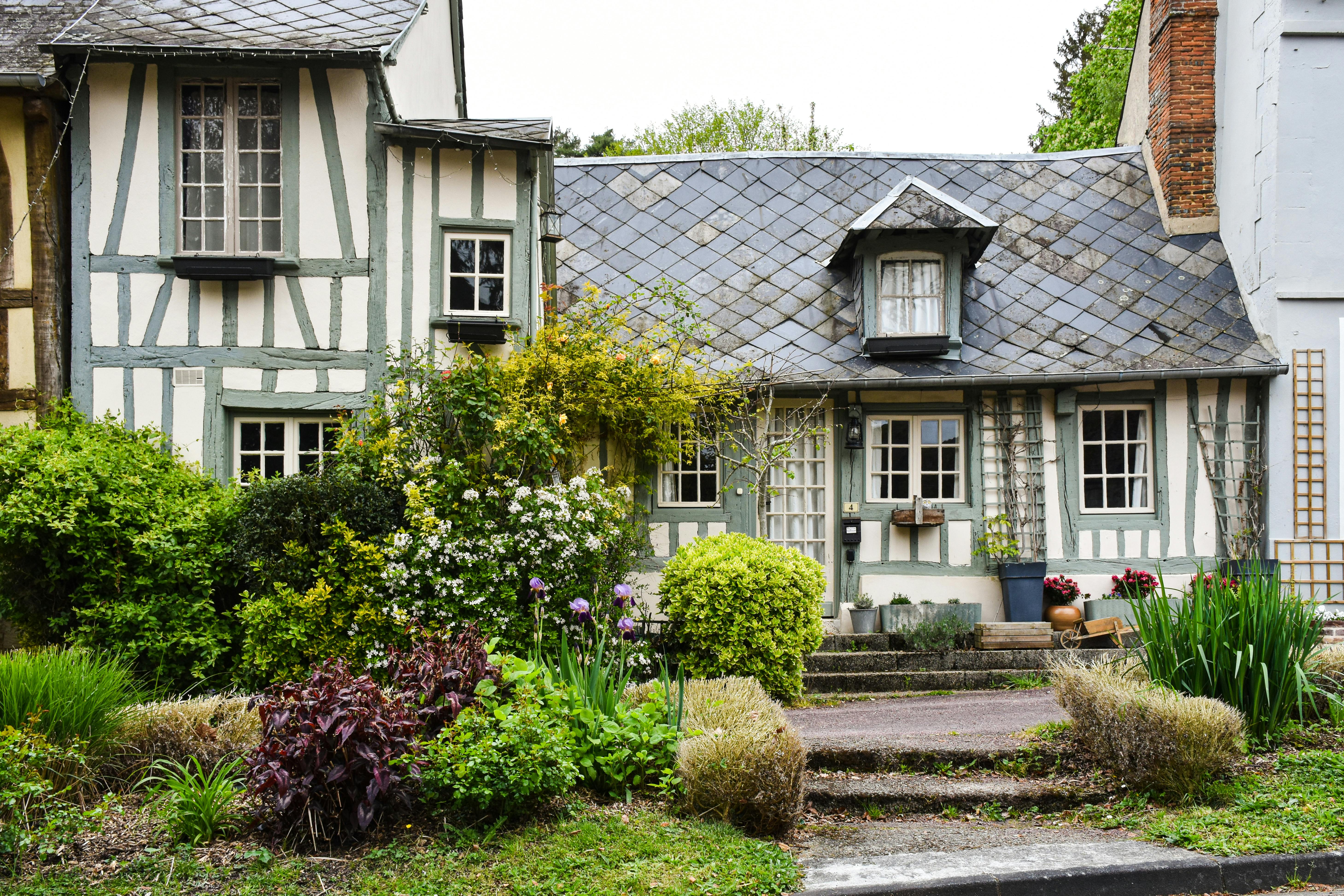 Key Features of Tudor Style Homes | A Visual Guide to Classic Design ...