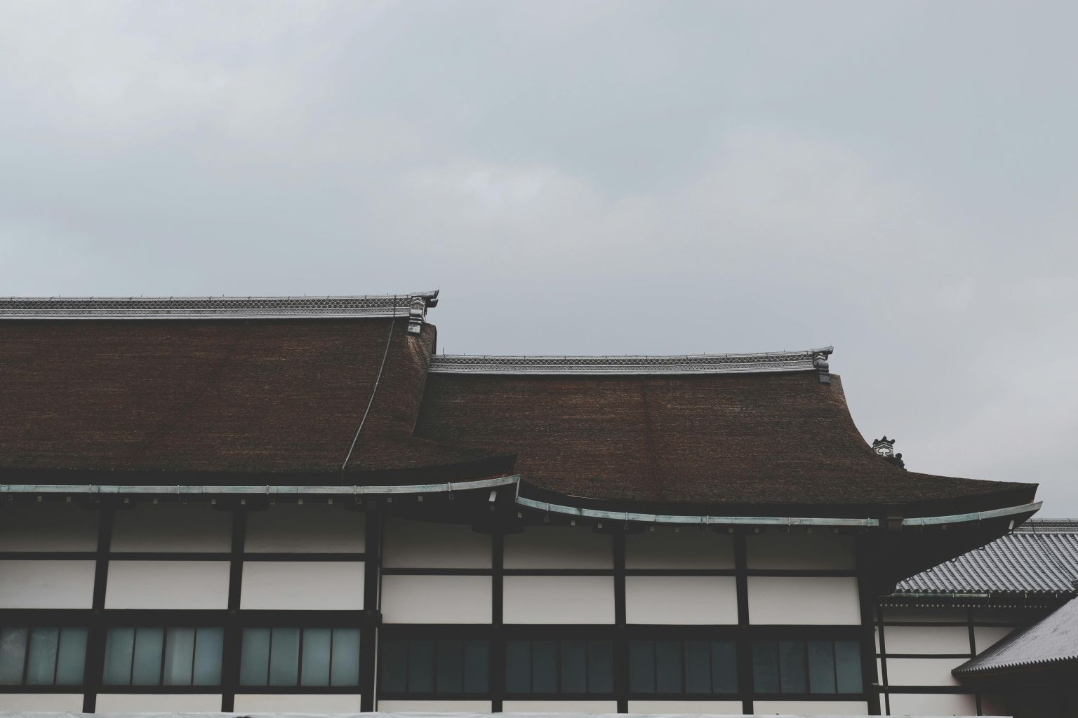 Japanese Style House Exterior: Materials, Rooflines, and Details ...